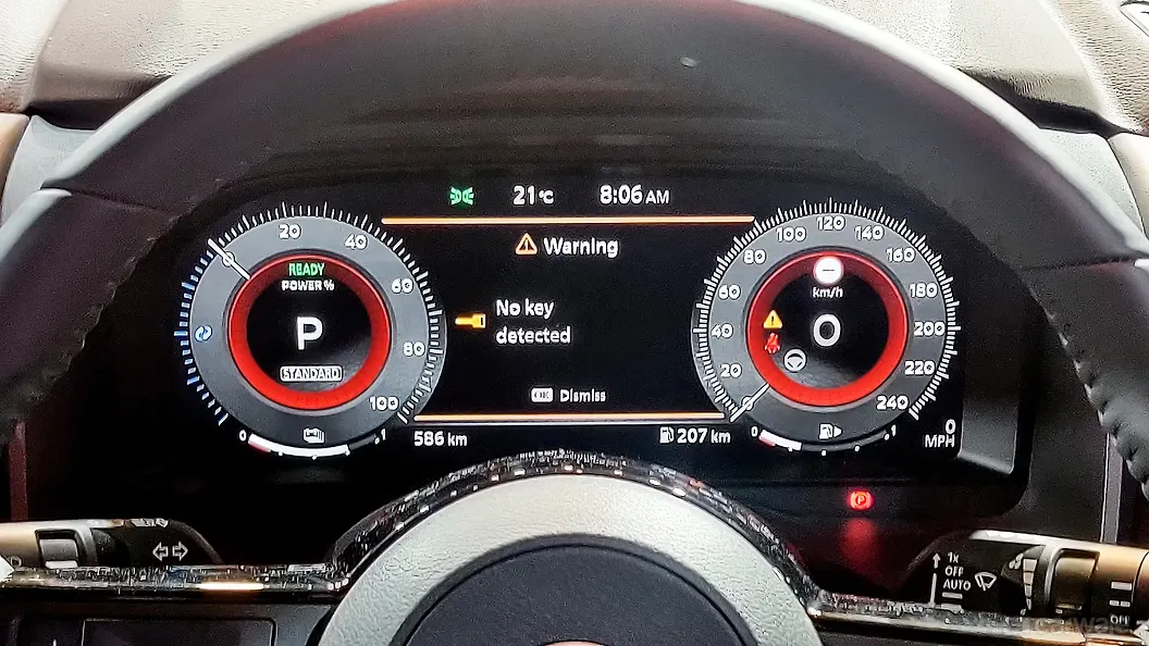X-Trail Steering Wheel Image, X-Trail Photos in India - CarWale
