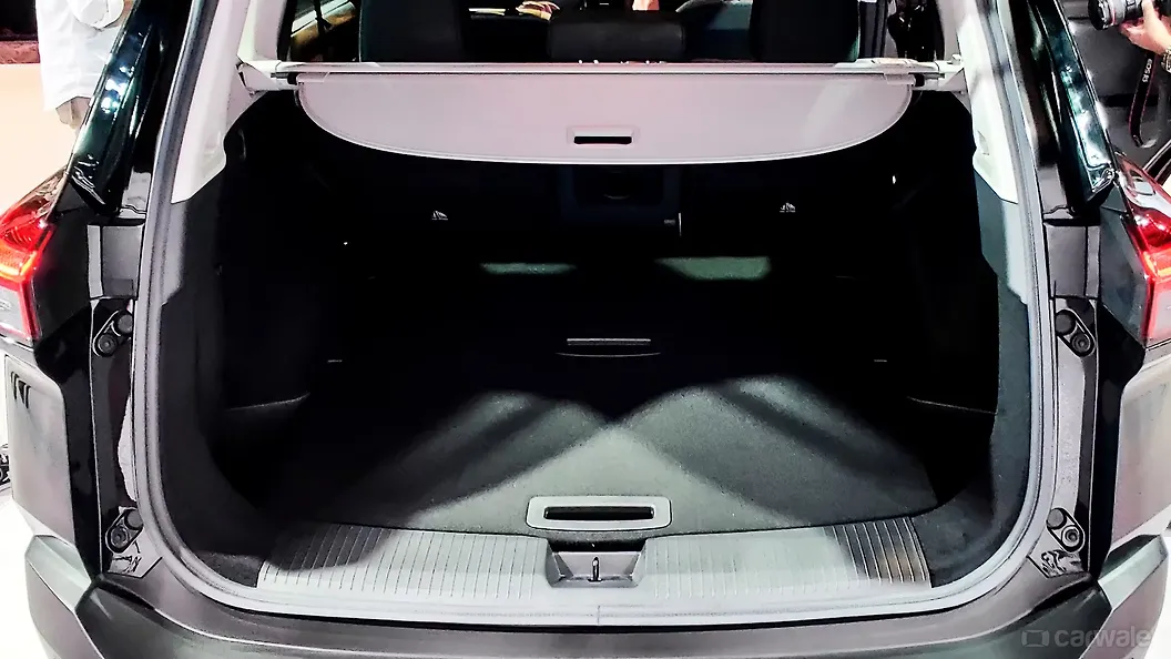 X-Trail Open Boot/Trunk Image, X-Trail Photos in India - CarWale