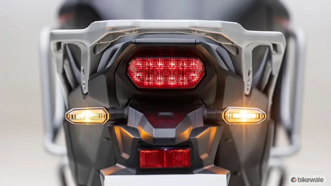 Honda Transalp XL750 [2024] Rear Turn Indicators Image – BikeWale