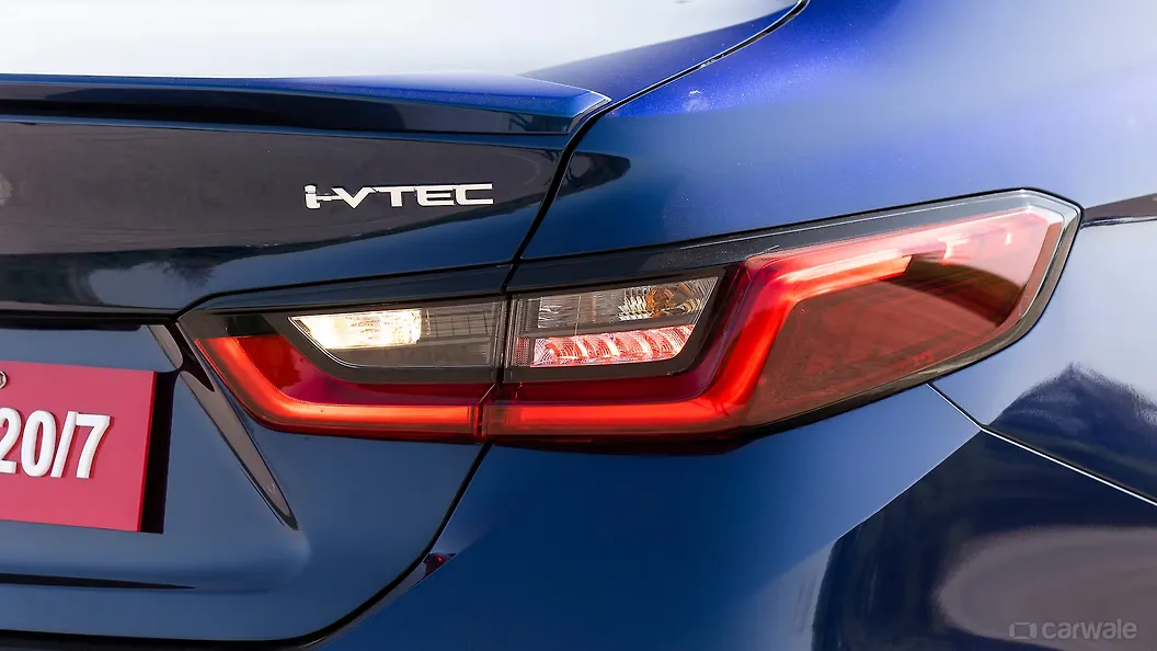 New City Rear Signal/Blinker Light Image, New City Photos in India ...