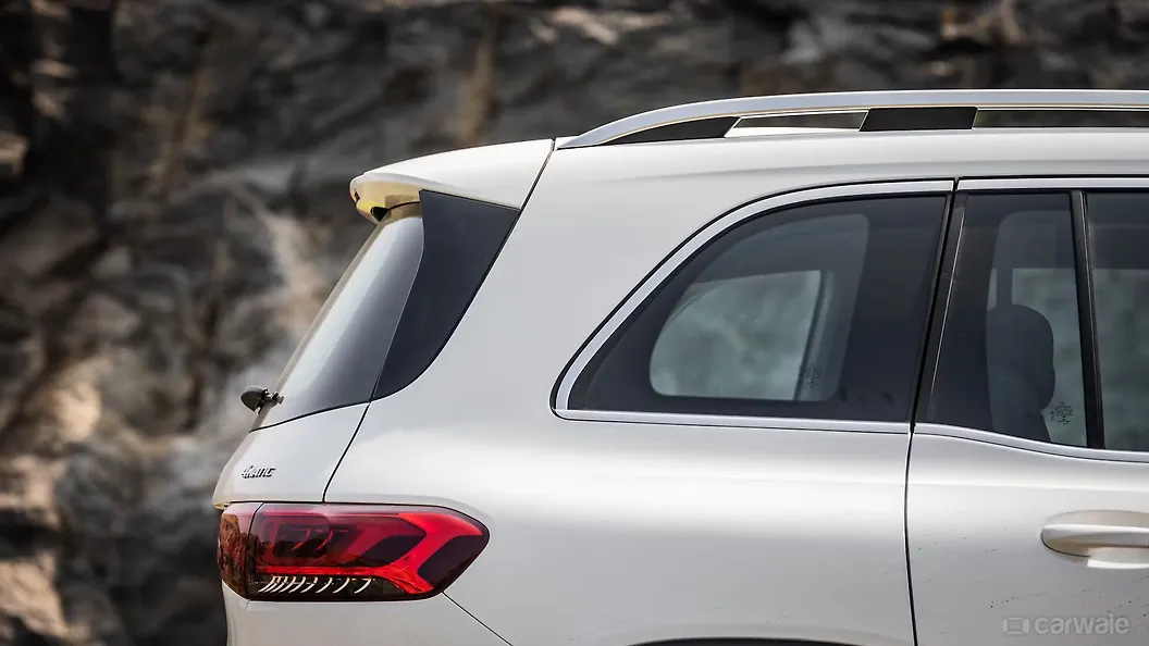 GLB Side Glass Housing Image, GLB Photos in India - CarWale