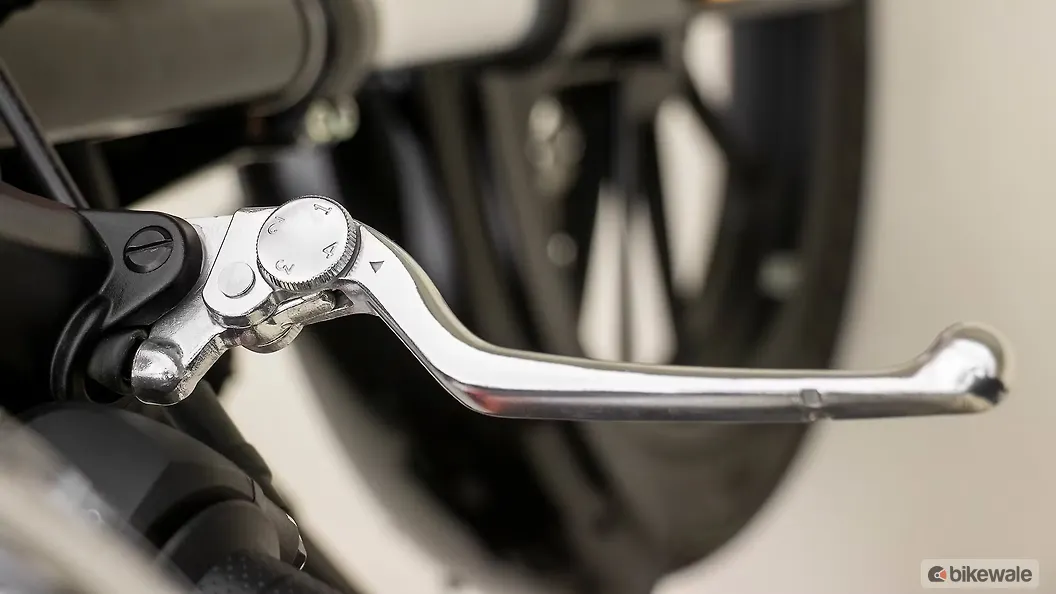 QJ Motor SRC 500 Front Brake Lever Image – BikeWale