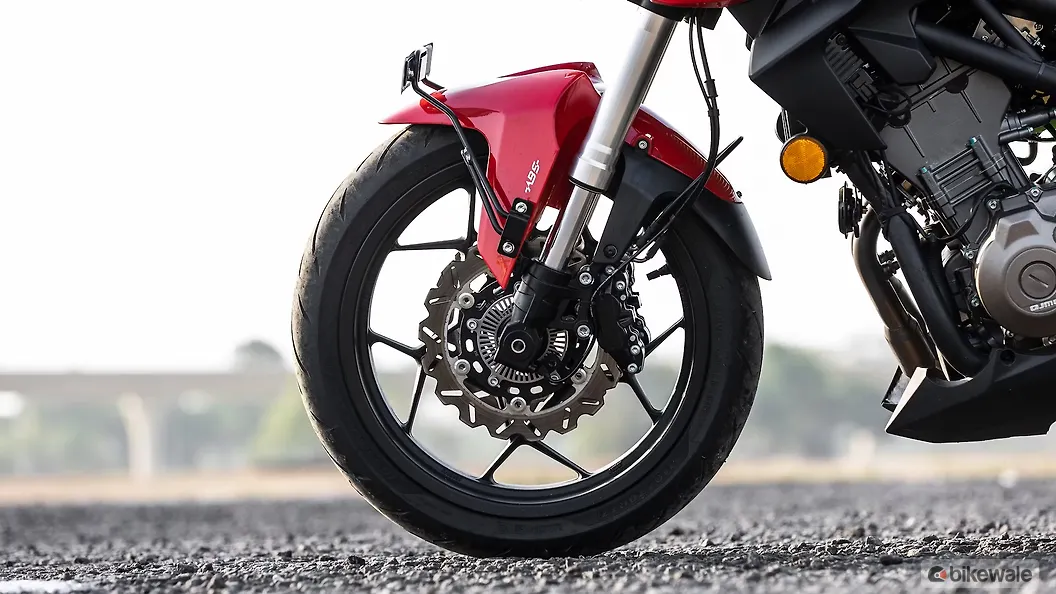 QJ Motor SRK 400 Front Tyre Image – BikeWale