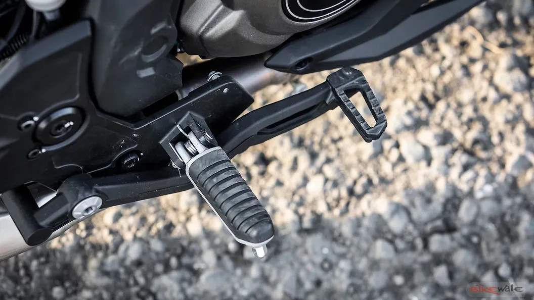 QJ Motor SRK 400 Rear Brake Lever Assembly Image – BikeWale