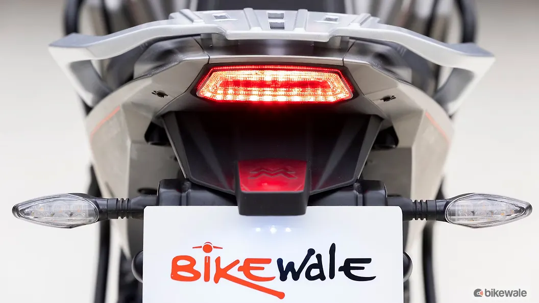 Moto Morini X-Cape Grab Rail Image – BikeWale