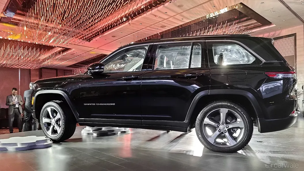 Grand Cherokee Left Front Three Quarter Image, Grand Cherokee Photos in ...