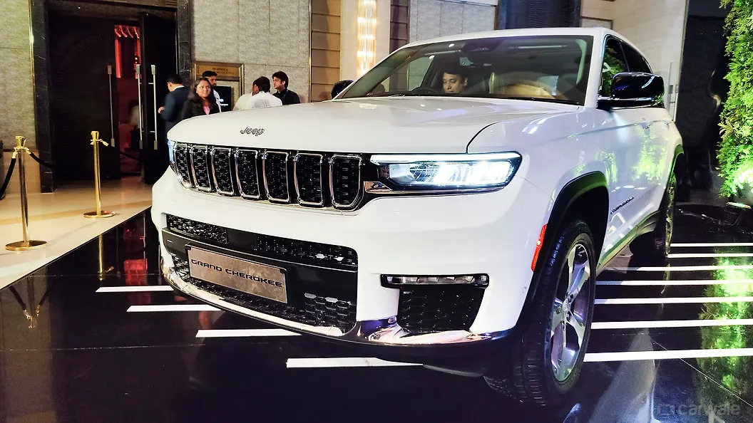 Grand Cherokee Right Front Three Quarter Image, Grand Cherokee Photos ...