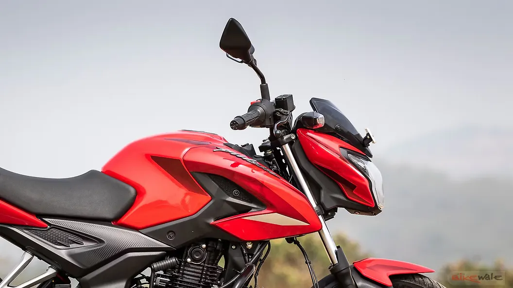 Bajaj Pulsar P150 Branding/Fuel Tank Decal Image – BikeWale