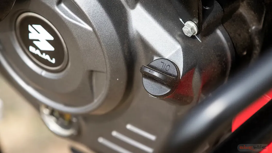 Bajaj Pulsar P150 Branding/Fuel Tank Decal Image – BikeWale