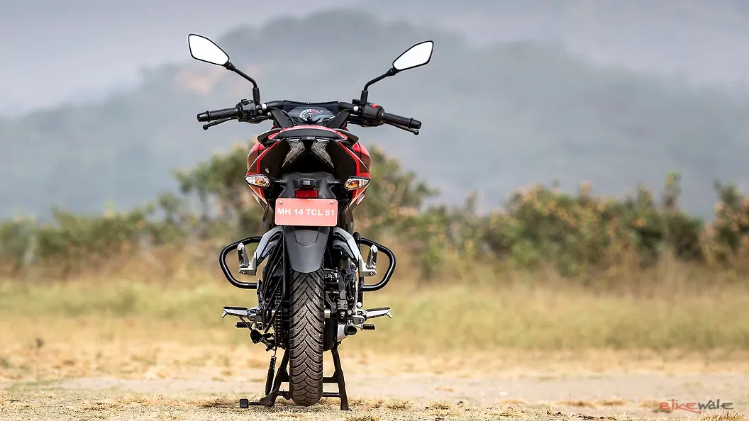 Bajaj Pulsar P150 Right Side View Image – BikeWale