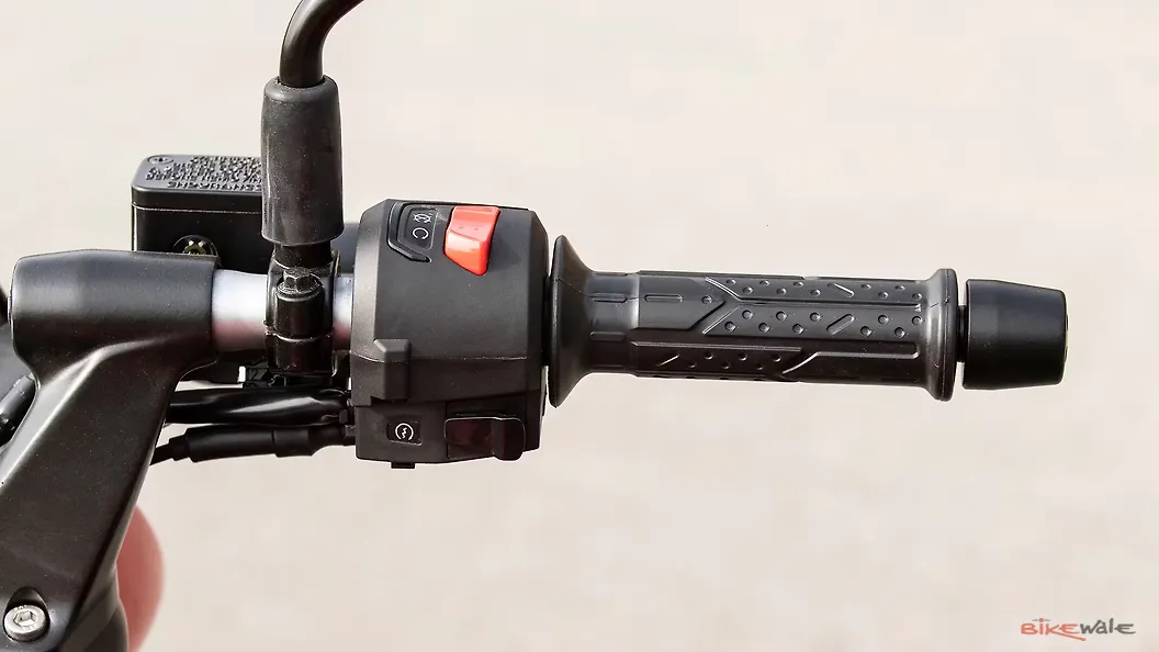 Bajaj Pulsar P150 High Beam Low Beam Switch Image – BikeWale