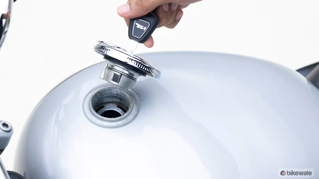 BSA Gold Star 650 Open Fuel Lid Image – BikeWale