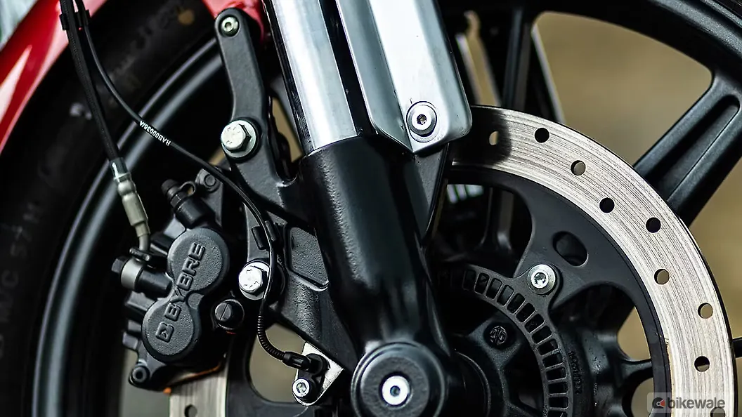 Royal Enfield Super Meteor 650 Rear Reflex Reflector Image – BikeWale