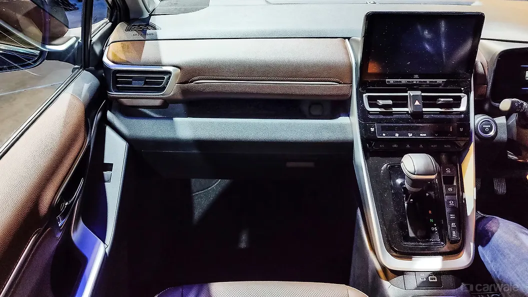 Innova Hycross Dashboard Image, Innova Hycross Photos in India - CarWale