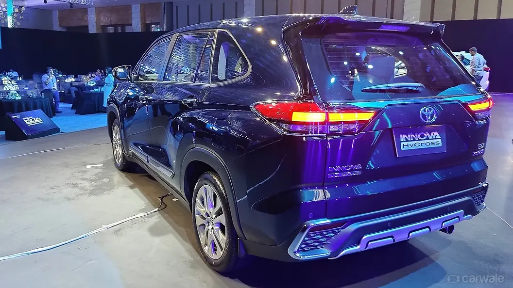Innova Hycross Right Rear Three Quarter Image, Innova Hycross Photos in ...