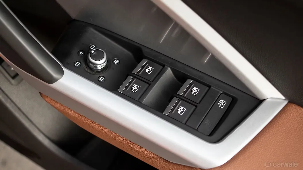Q3 Front Driver Power Window Switches Image, Q3 Photos in India - CarWale