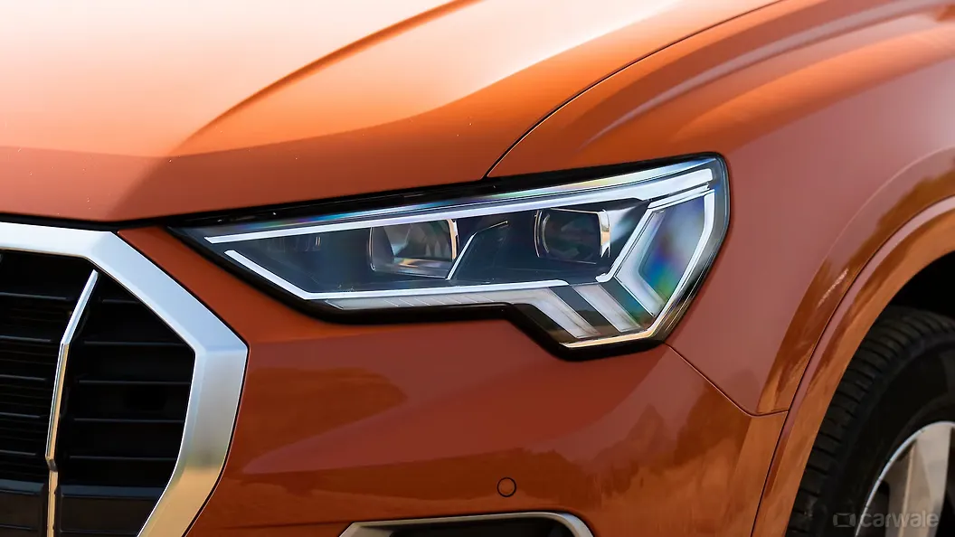 Q3 Headlight Image, Q3 Photos in India - CarWale