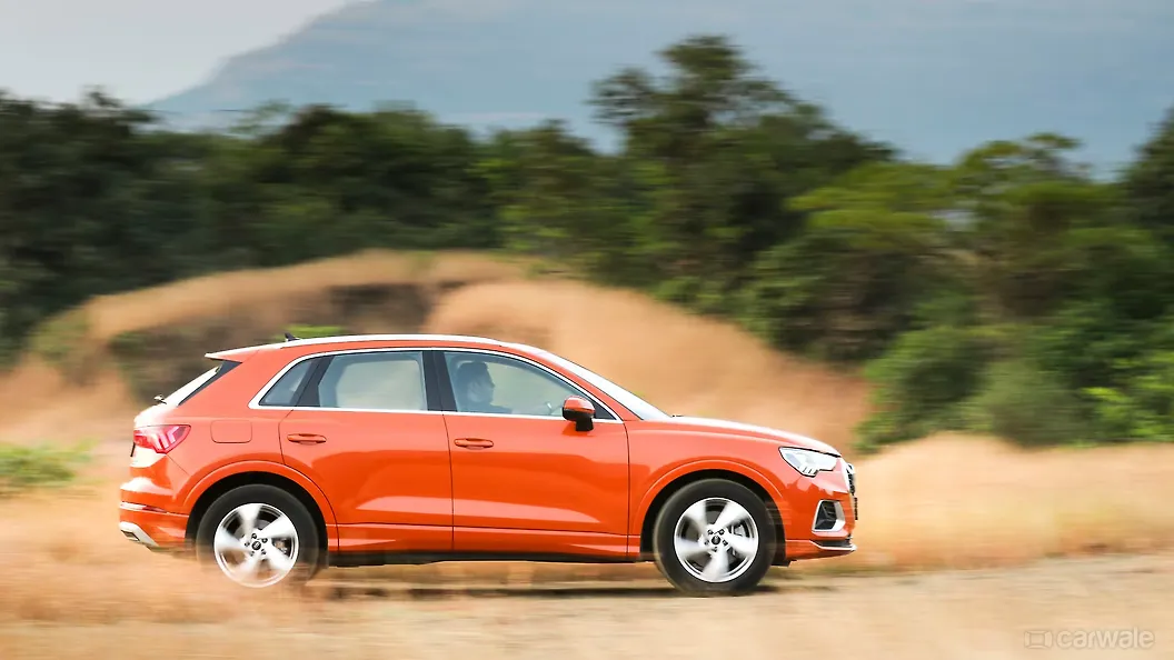 Q3 Right Side View Image, Q3 Photos in India - CarWale