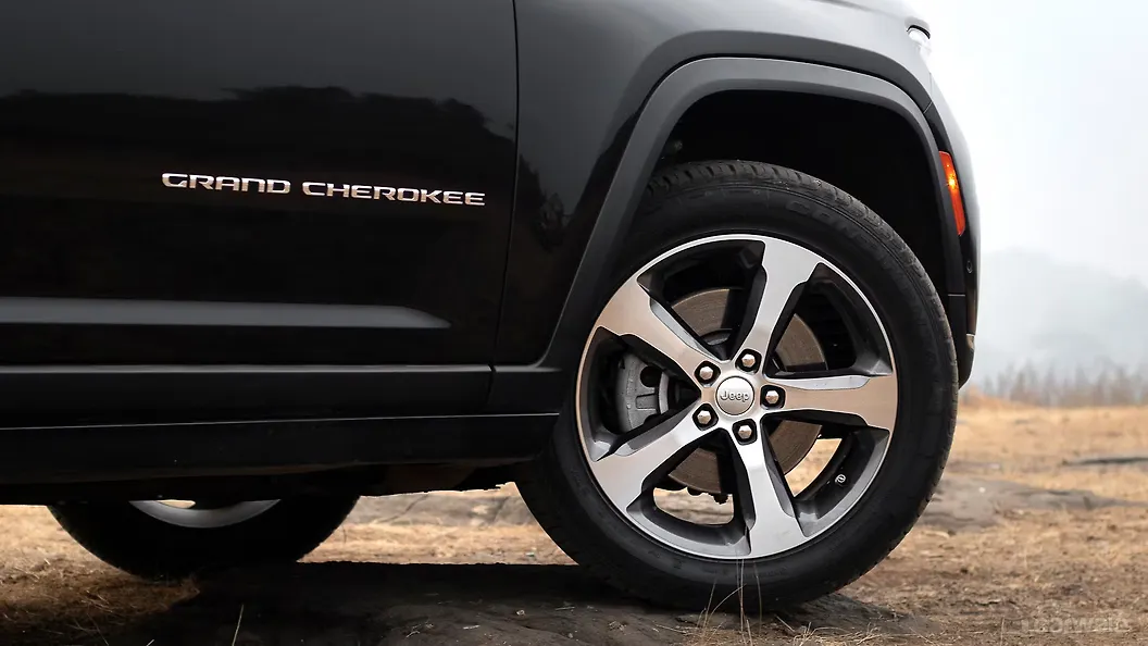 Grand Cherokee Wheel Image, Grand Cherokee Photos in India - CarWale