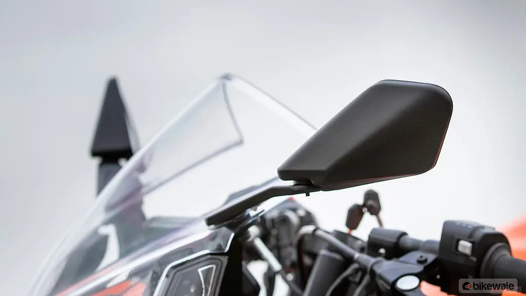 KTM RC 390 Rear View Mirror Image – BikeWale