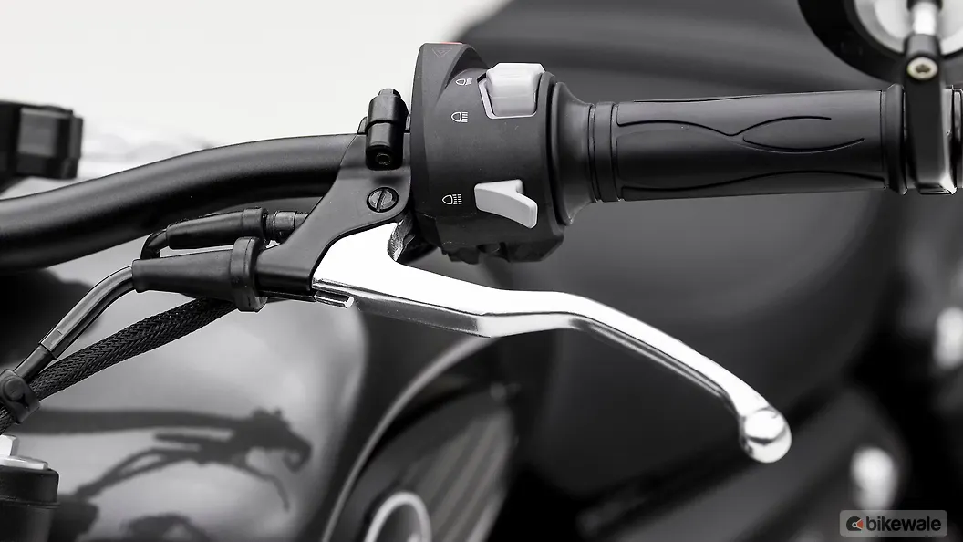 Keeway V302C Gear Shift Lever Image – BikeWale