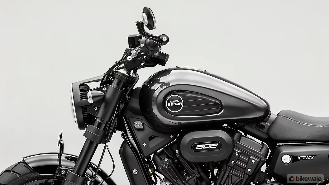 Keeway V302C Fuel Tank Image – BikeWale