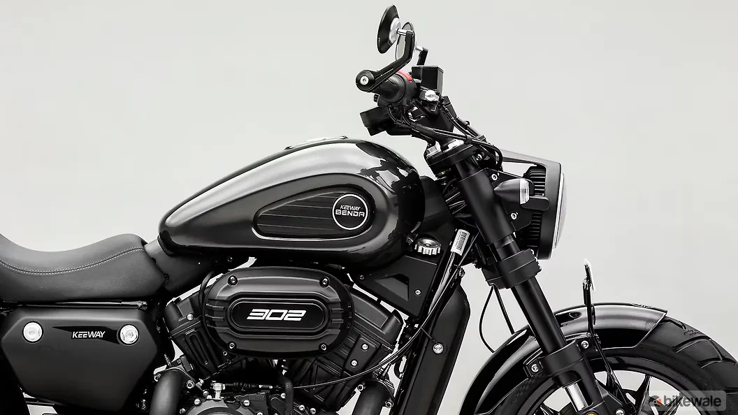 Keeway V302C Fuel Tank Image – BikeWale