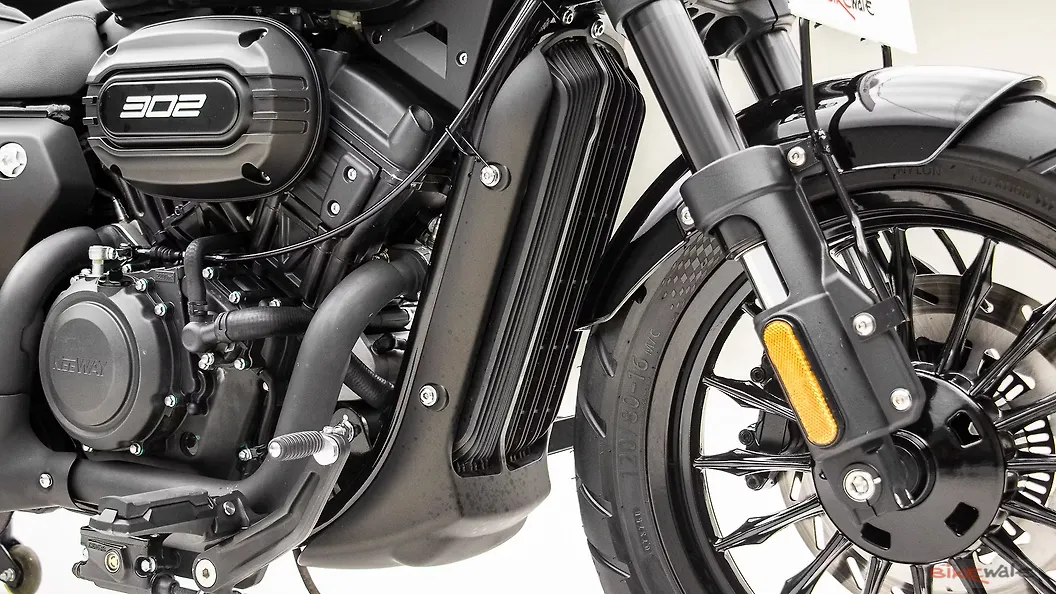 Keeway V302C Hazard Warning Lights Switch Image – BikeWale