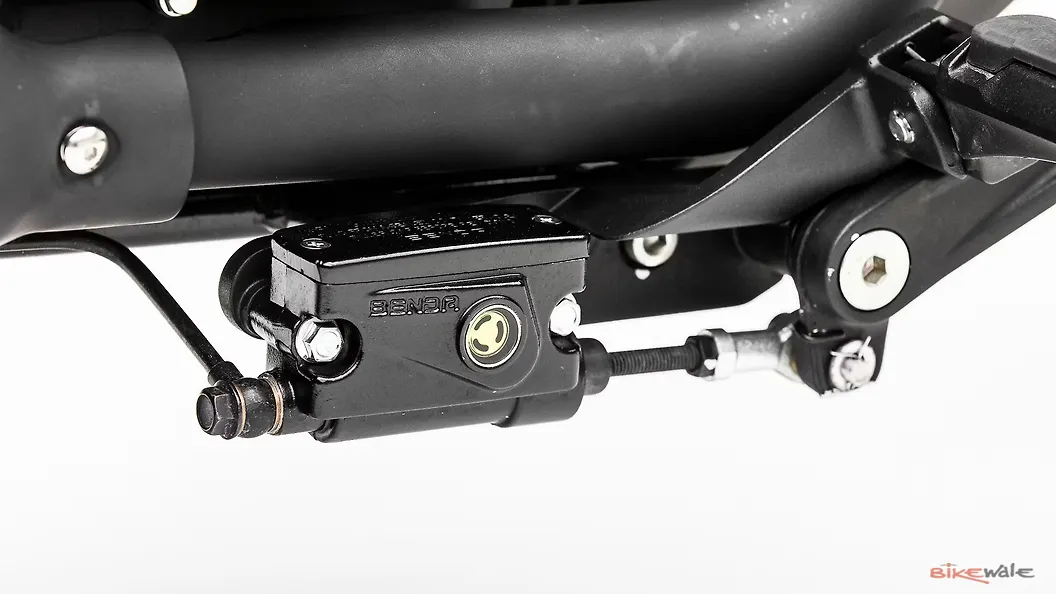 Keeway V302C Rear Brake Fluid Reservoir Image – BikeWale