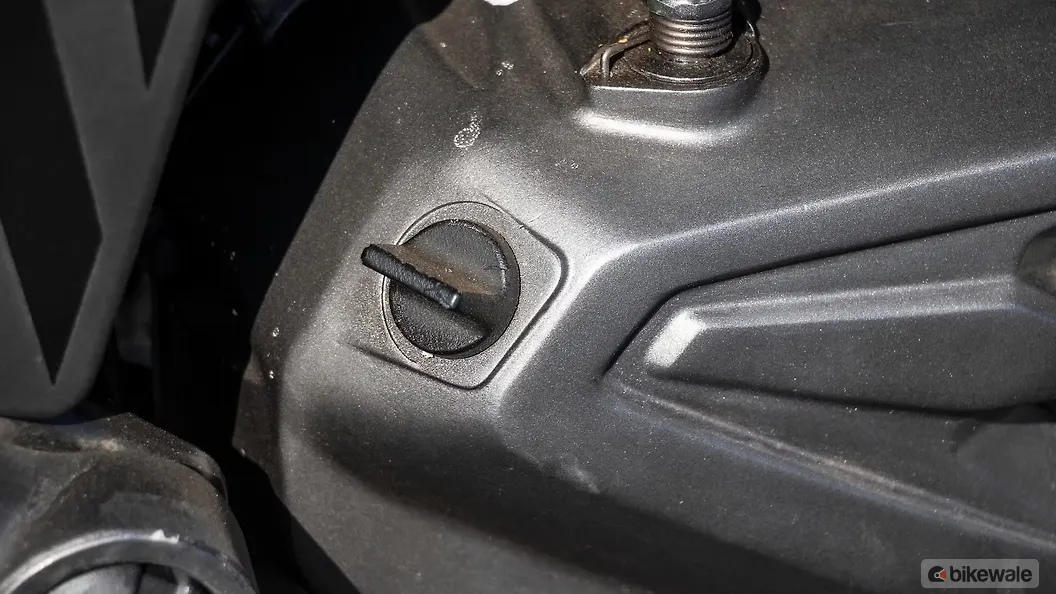 Matter AERA Oil Cap/Dipstick Image – BikeWale