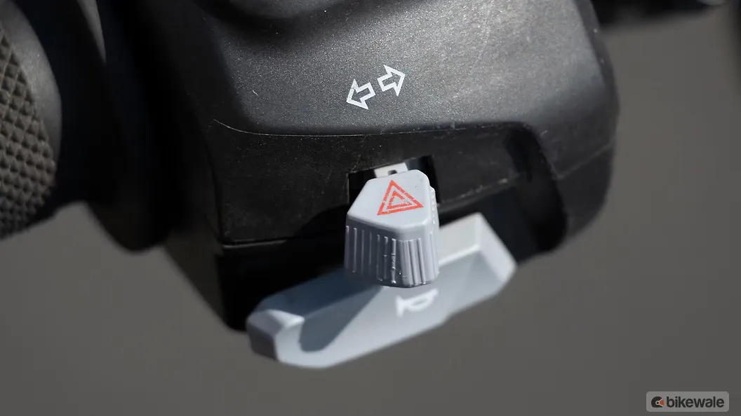 Matter AERA Turn Indicators Switch Image – BikeWale