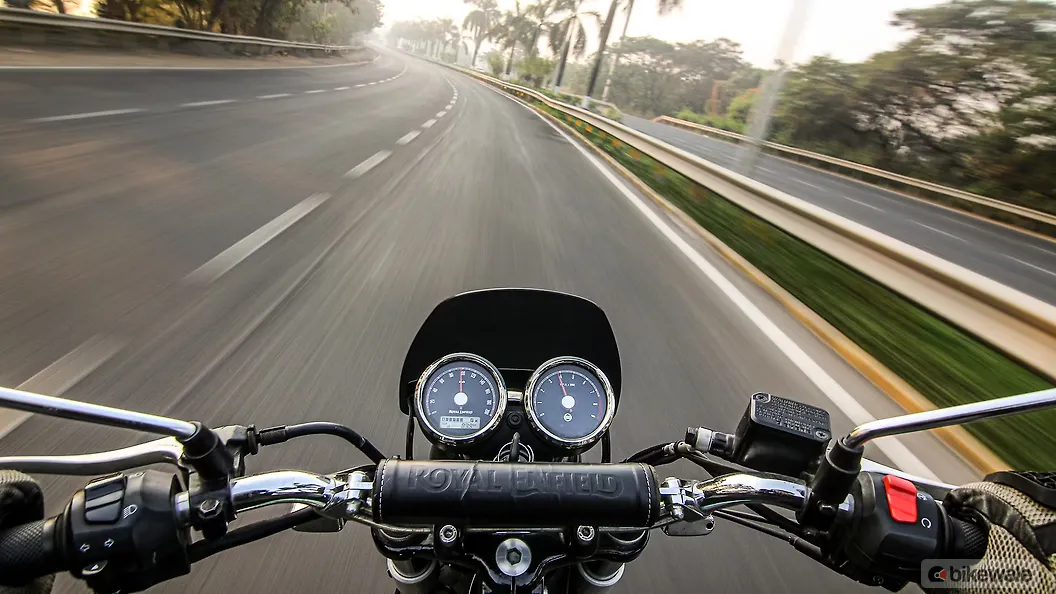 Royal Enfield Interceptor 650 Right Side View Image – BikeWale