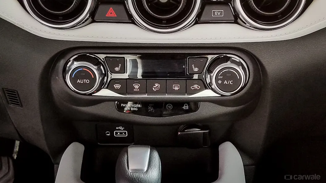 Juke Rear Seats Image, Juke Photos in India - CarWale