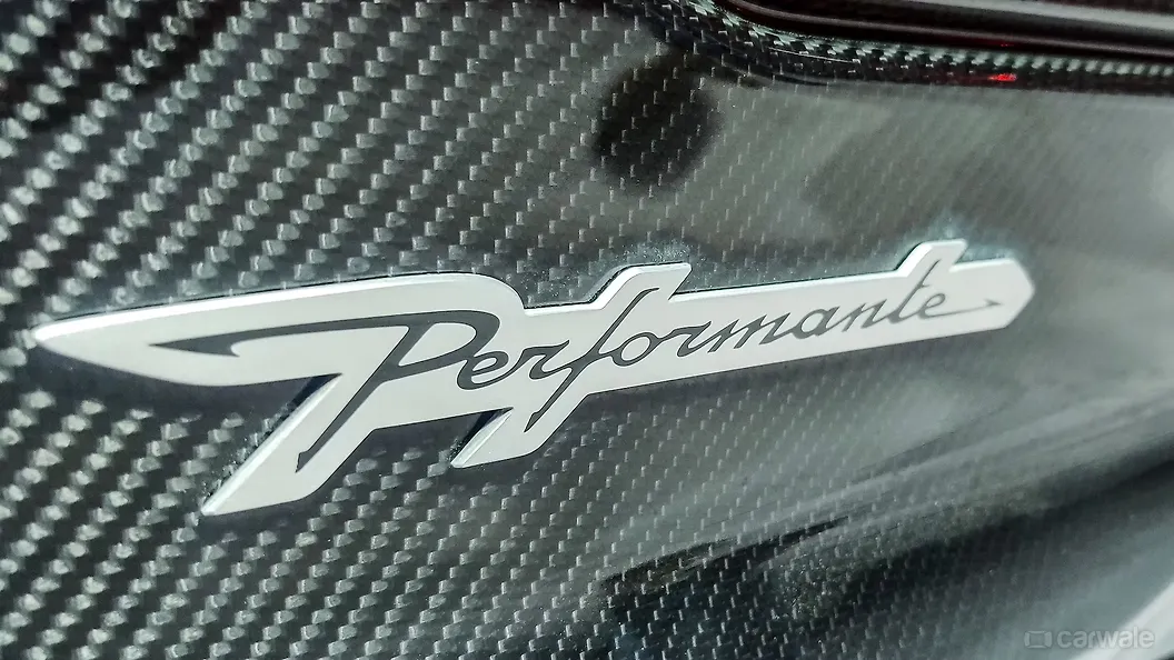 Urus Performante Rear Logo Image, Urus Performante Photos in India ...