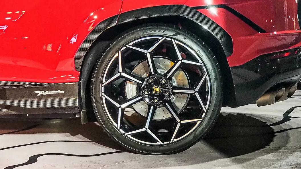 Urus Performante Wheel Image, Urus Performante Photos in India - CarWale