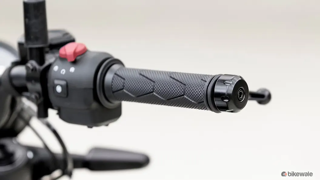 Royal Enfield Guerrilla 450 Bar End weight Image – BikeWale