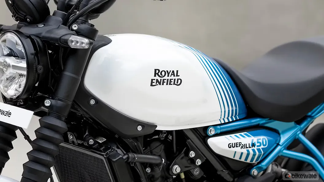Royal Enfield Guerrilla 450 Branding/Fuel Tank Decal Image – BikeWale
