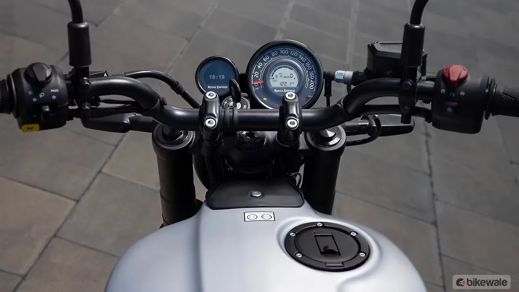 Royal Enfield Guerrilla 450 Front View Image – BikeWale