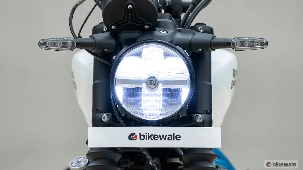 Royal Enfield Guerrilla 450 Head Light Image – BikeWale