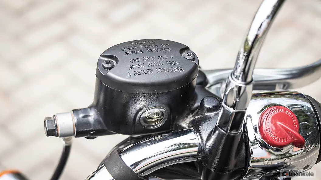 Royal Enfield Classic 650 Front Brake Fluid Reservoir Image – BikeWale