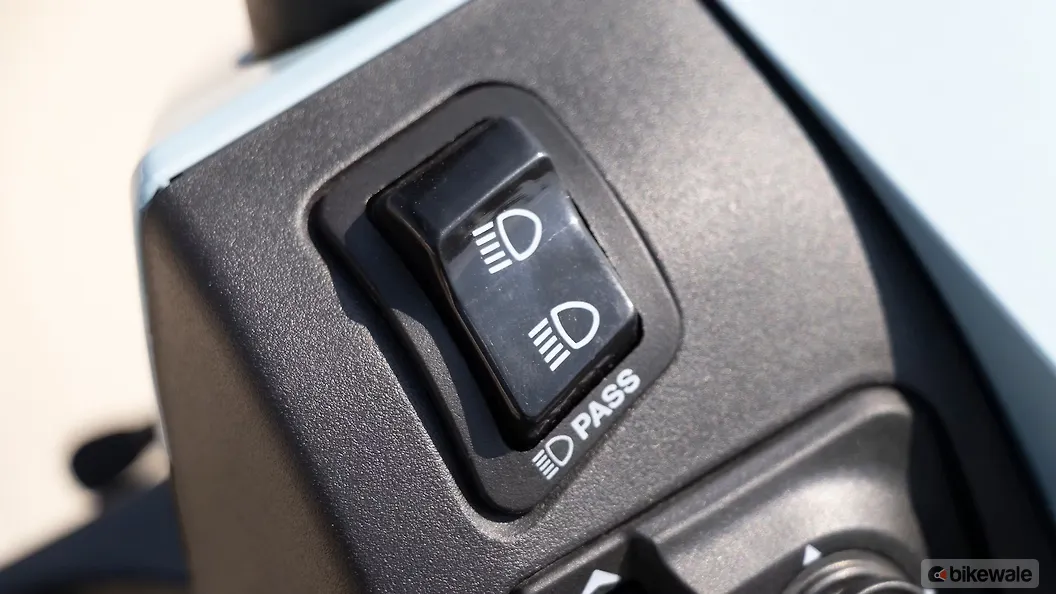 Honda Activa e High Beam Low Beam Switch Image – BikeWale