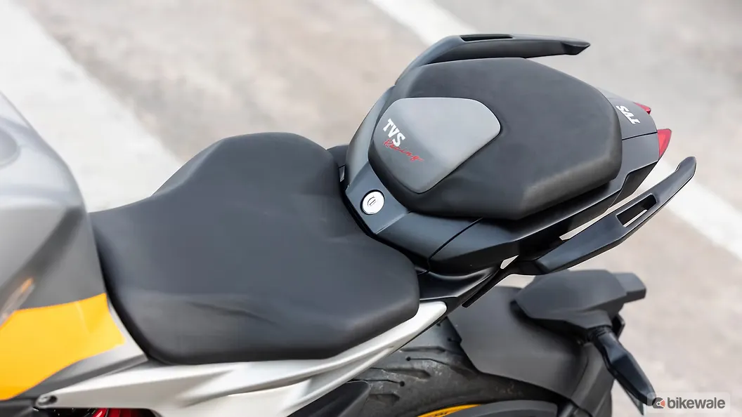 TVS Apache RTR 310 [2023-2024] Bike Seat Image – BikeWale