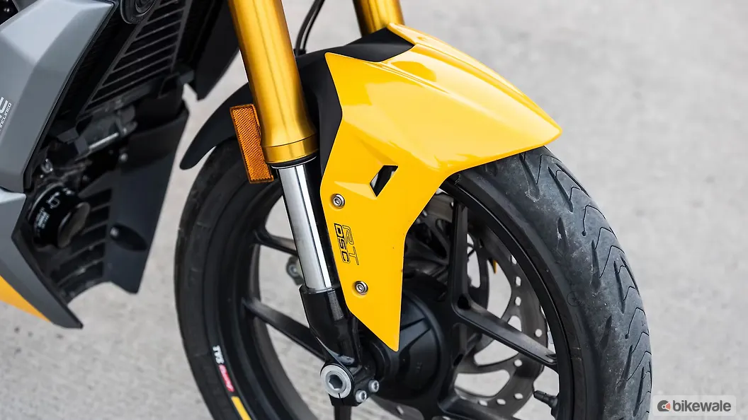 TVS Apache RTR 310 [2023-2024] Rear View Mirror Image – BikeWale