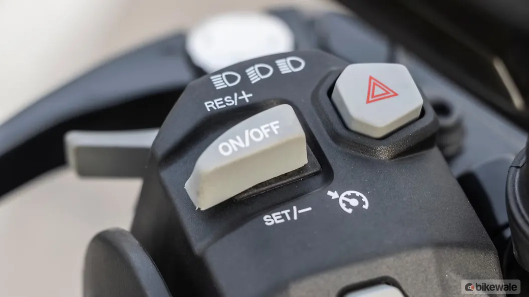 TVS Apache RTR 310 [2023-2024] Hazard Warning Lights Switch Image ...