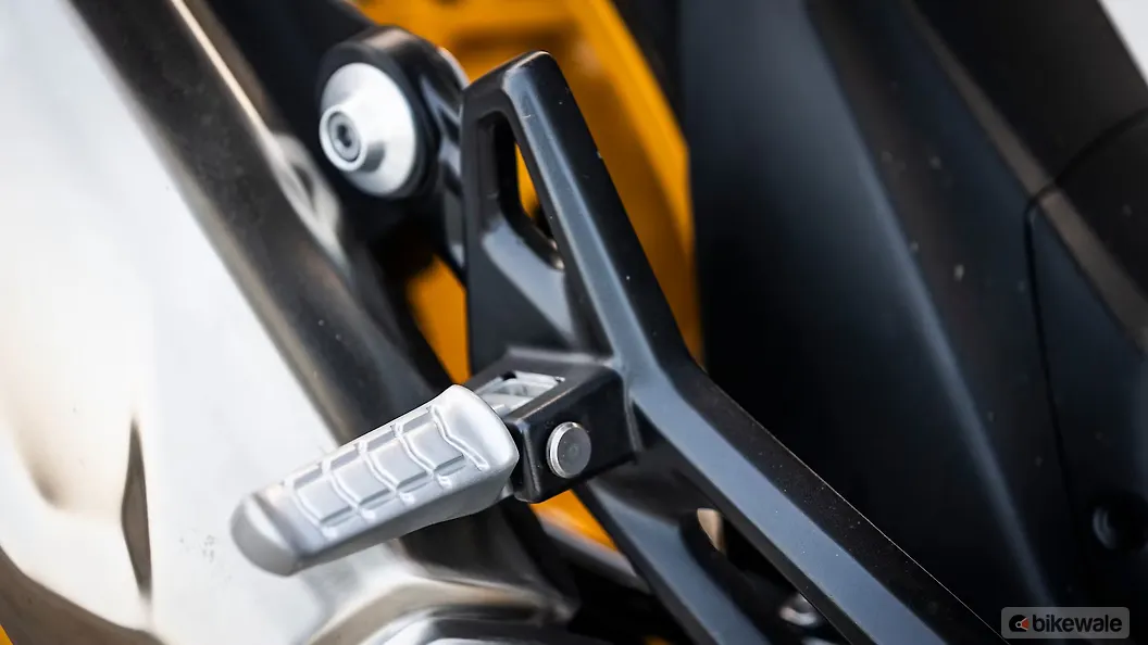 TVS Apache RTR 310 Pillion Footrest Image – BikeWale