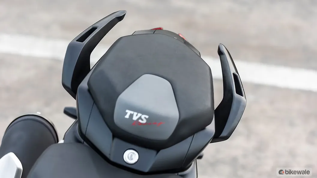TVS Apache RTR 310 Bike Seat Image – BikeWale