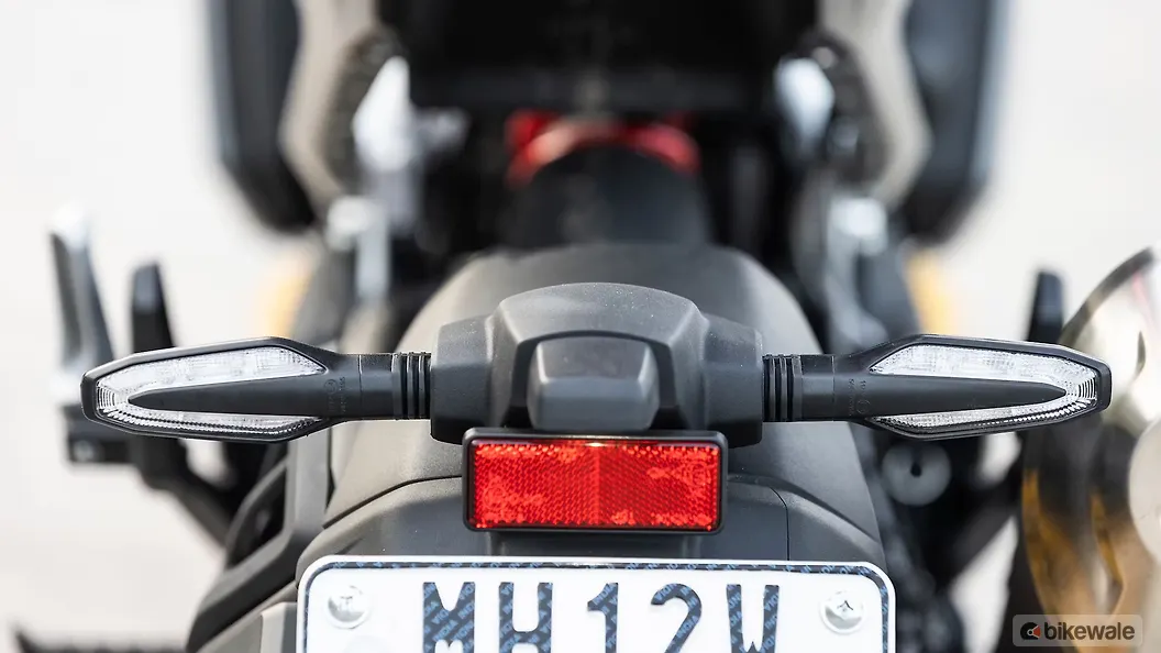 TVS Apache RTR 310 Right Front Three Quarter Image – BikeWale