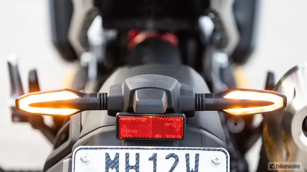 TVS Apache RTR 310 Right Front Three Quarter Image – BikeWale