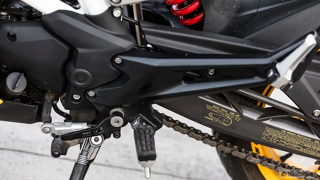 TVS Apache RTR 310 Rider Footpeg Image – BikeWale