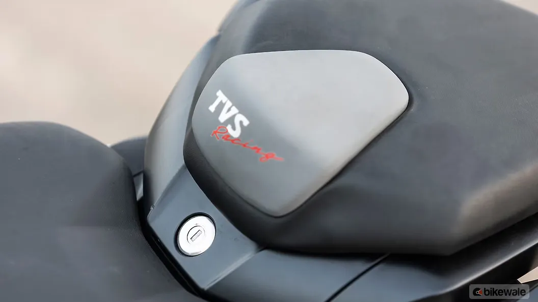 TVS Apache RTR 310 Seat Remove/Fix Lock Image – BikeWale TVS Apache RTR 310 Seat Remove/Fix Lock Image – BikeWale